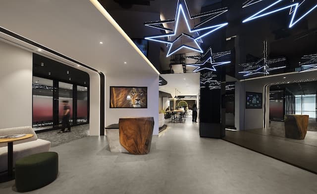 Works/Portfolio - Steven Leach Group